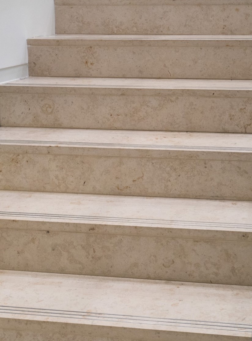Bavarian Travertine - Beige - Treads