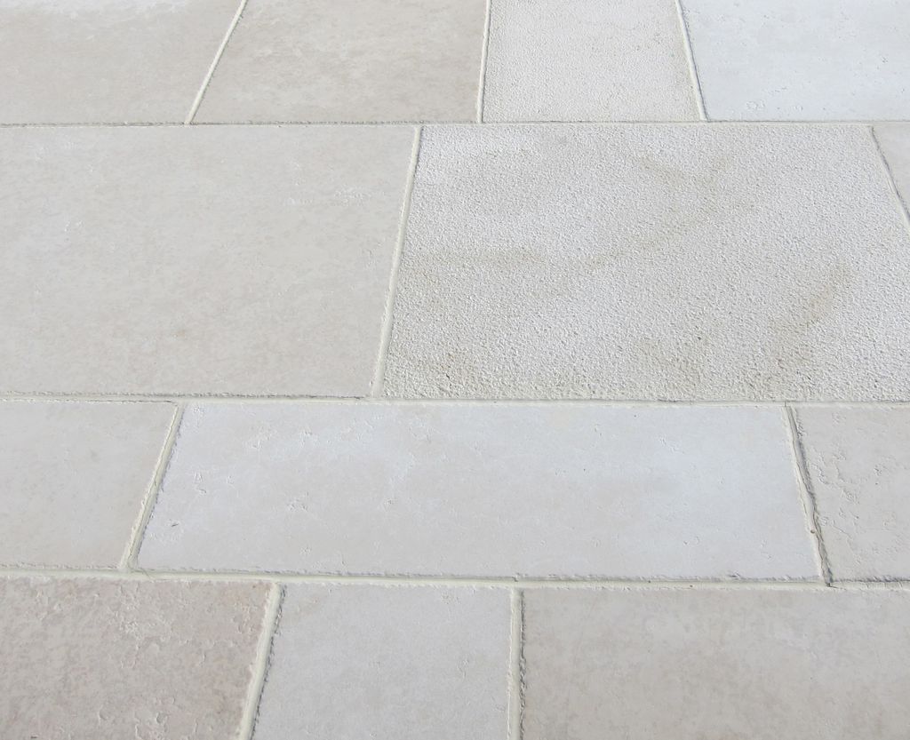 White Sawn Limestone Veneer