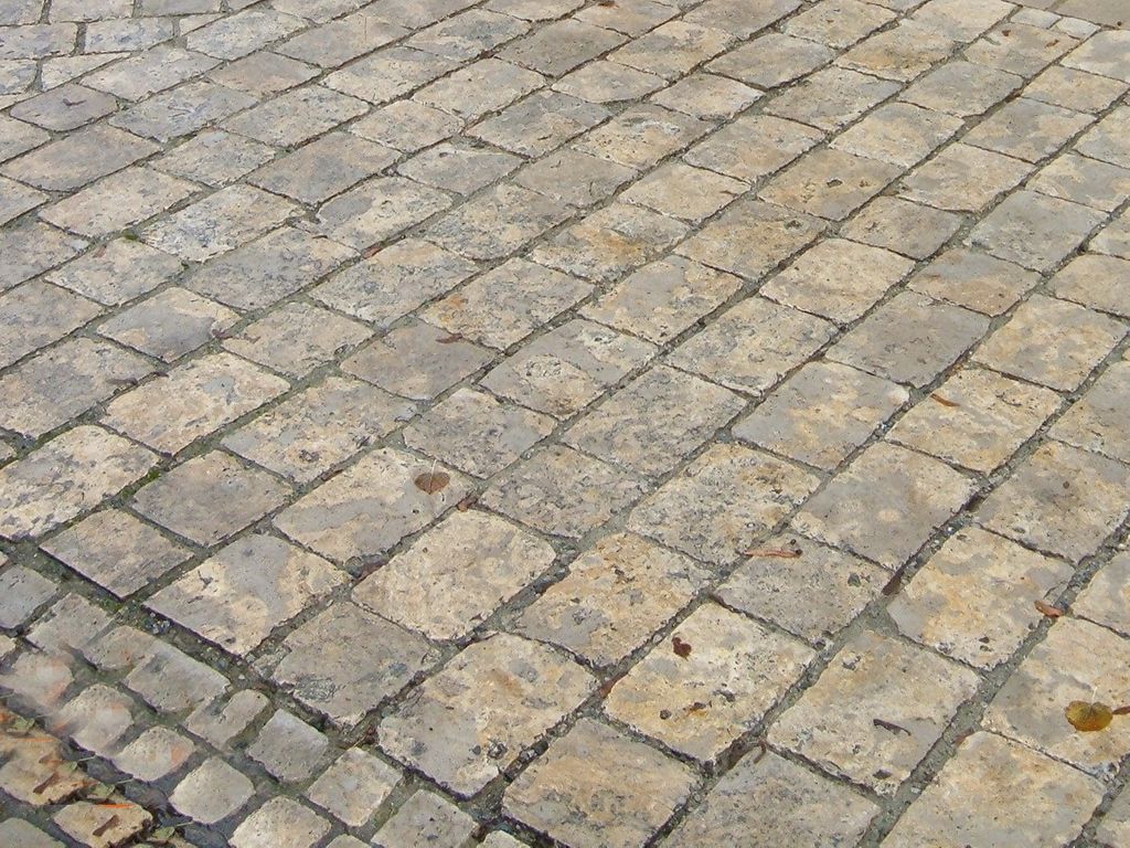 Bavarian Dolomite Gray Limestone - Cobblestones | Stone Curators